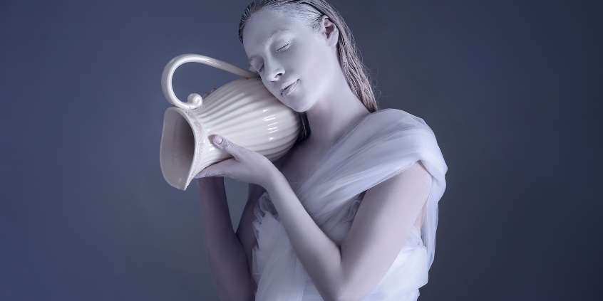 Aquarius Woman: Unveiling Her Unique Personality & Traits